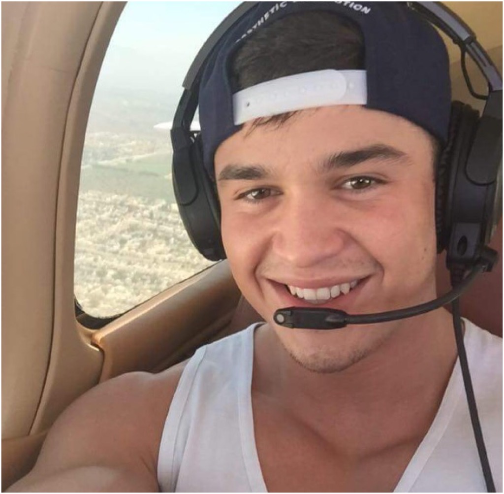 Aaron Robertson's Instagram, Twitter & Facebook on IDCrawl